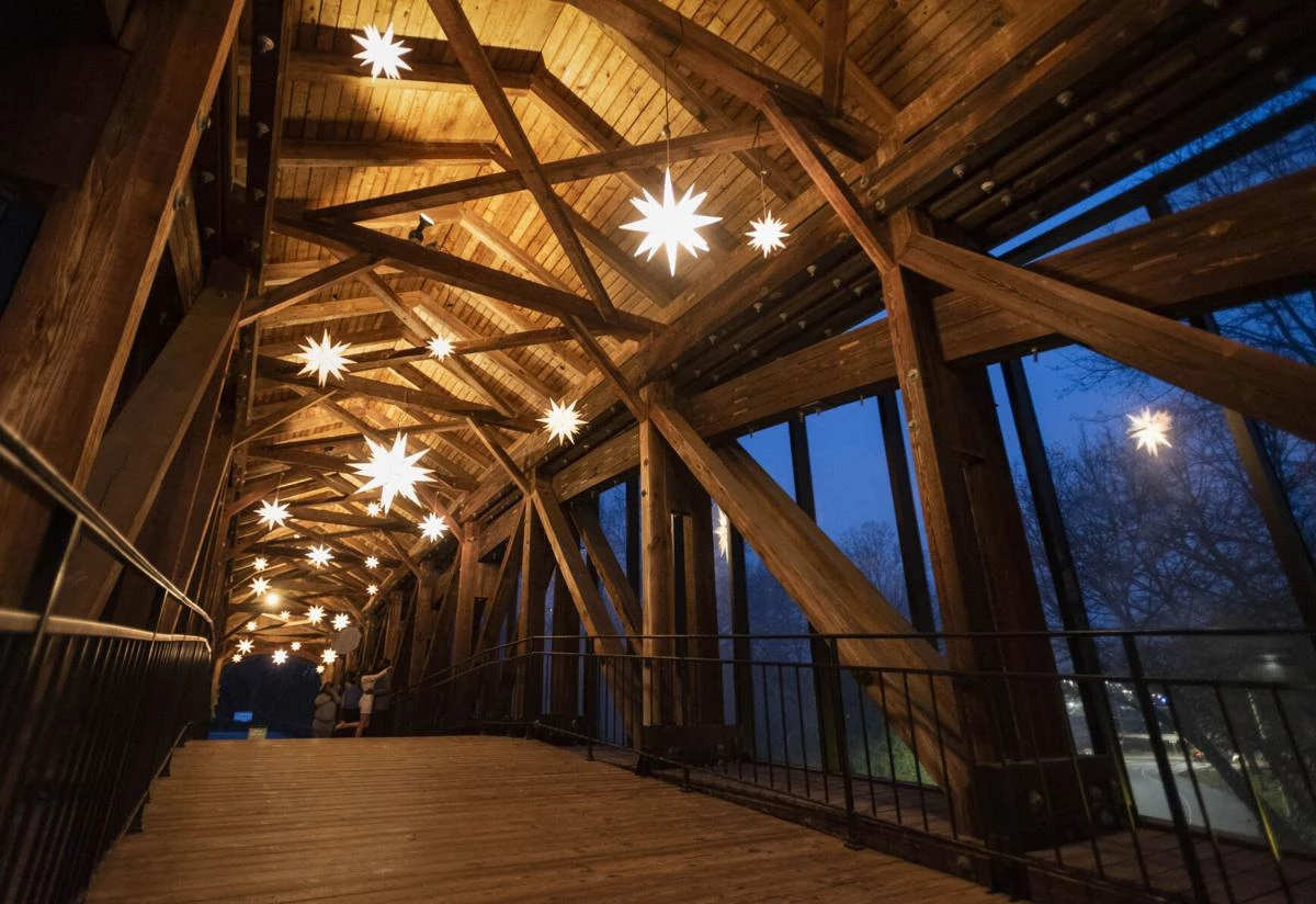 Moravian Star: History, Meaning, and Decoration Tips